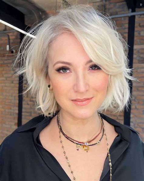 31 Chin Length Layered Bob Haircuts That Will Transform Your Hair And Turn Heads