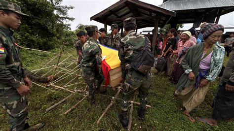 Red News Agency ရှေ့တန်းတွင် လက်နက်ကြီးထိမှန်ပြီး Facebook