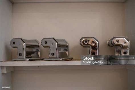 이탈리아1의에서 부엌에서 디스플레이에 손으로 파스타를 만들기 위한 기계 가정 주방에 대한 스톡 사진 및 기타 이미지 가정 주방 가정의 방 강철 Istock