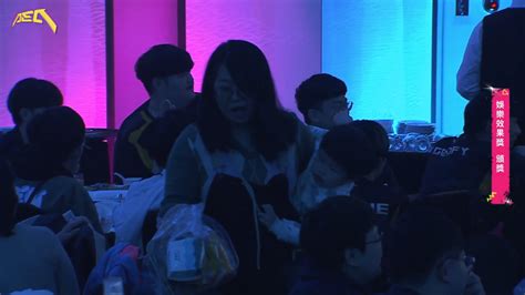 電競大賞驚爆失控！統神獲獎台上開噴頒獎人toyz 場面一度超尷尬
