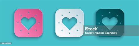 종이 컷 하트 아이콘은 파란색 배경에 분리되어 있습니다 낭만적 인 상징 연결 가입 열정과 결혼식 해피 발렌타인 데이 종이 아트 스타일 벡터 3차원 형태에 대한 스톡 벡터