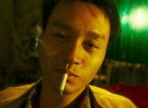 那些惊艳时光的男神抽烟，他至今是经典，李易峰表现让人惊艳张震