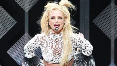 Britney Spears Crop Top And Shorts Dances For 3 Hours Video