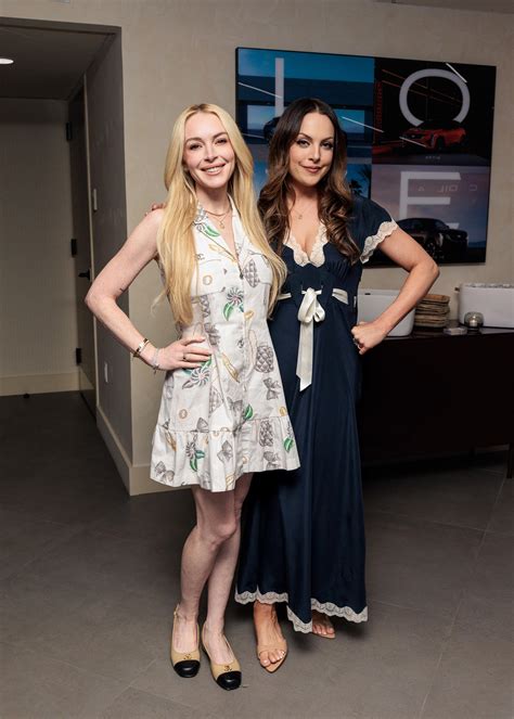 The Best Elizabeth Gillies Feet Pictures 🤩