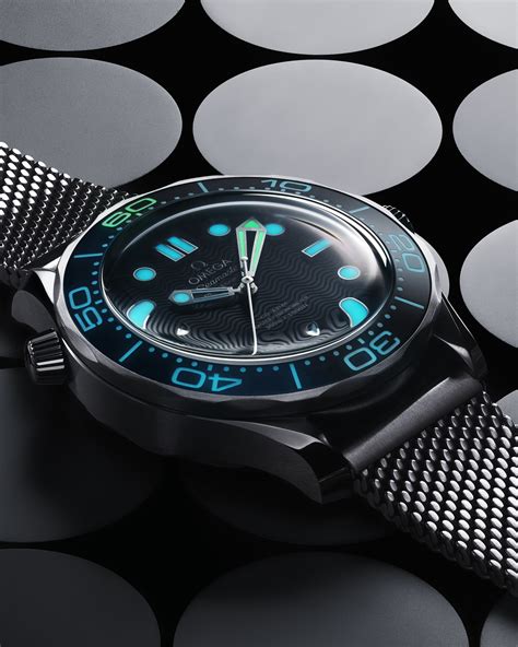 Seamaster Diver 300m James Bond 60th Anniversary 210 30 42 20 03 002