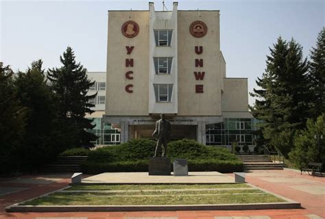 Студентските такси Вторият семестър трябва да се плати след това сумата ще бъде върната