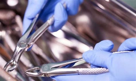 Oral Surgeon Vs General Dentist When To See Which Dental Professional