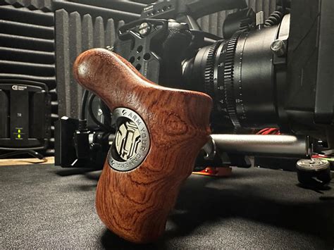 Tilta Advanced Side Wooden Handle Black Tilta