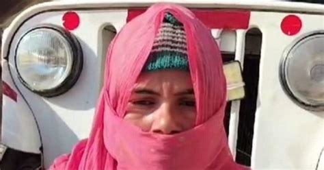 पांच साल में ही उतर गई लव मैरिज की खुमारी पत्नी ने मोबाइल पर ढूंढा पति