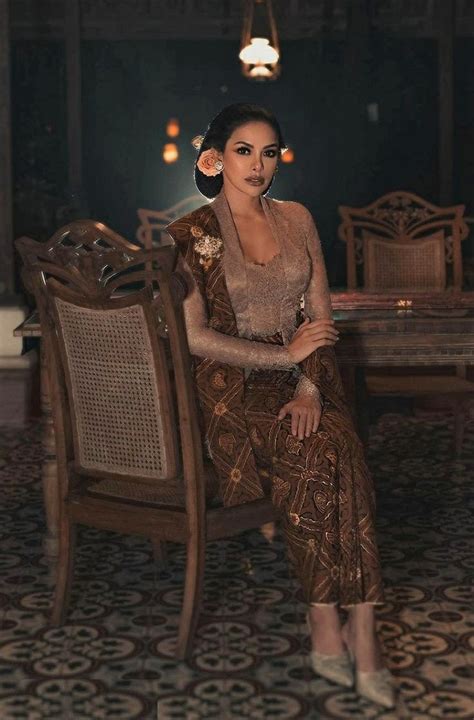 Pin On Kebaya Kebaya Modern Dress Model Kebaya Kebaya Dress