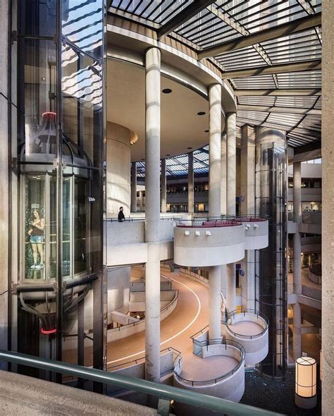 Element Made On Instagram A Vision Of Tomorrow The Bonaventure Hotel