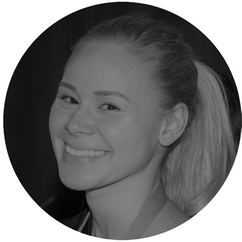 Elizabeth Hoffer Marketing Assistant She Informationstechnologie Ag