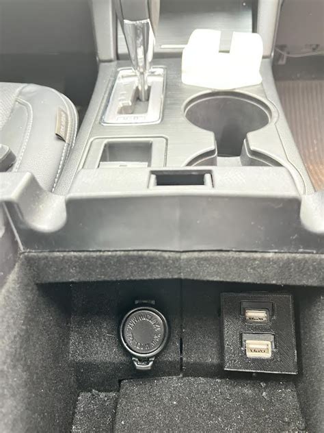 2017 Subaru Legacy Usb Hub In Under Dash Cubby Rcarav