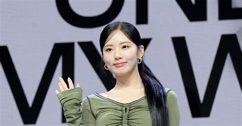 [ms포토] 프로미스나인 박지원 크롭톱으로 드러낸 허리