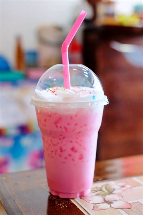 นมเย็น • [35 ] ร้าน ก๋วยจั๊บน้ำข้นข้างอนุสาวรีย์ 3 กษัตริย์