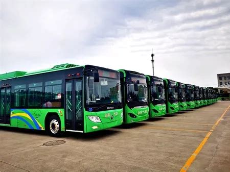 上新城市公交今年首批 辆新车各就各位