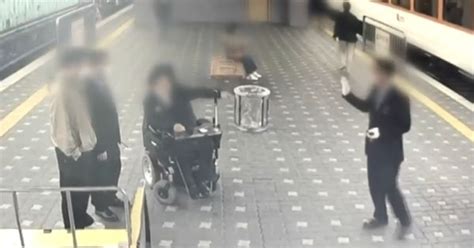 입석 승객 많다” 휠체어 탄 장애인 탑승 거부한 코레일