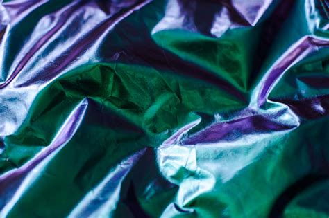 스크래치와 요철과 트렌디 한 색상의 홀로그램 실제 질감 홀로그램 색상 주름 호일 홀로그램 무지개 호일 추상적 인 배경 80년대 90년대 배경 0명에 대한 스톡 사진 및 기타