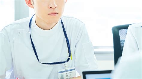 男性看護師って実際モテる？学生時代は？就職後は？ クリニック開業ナビ