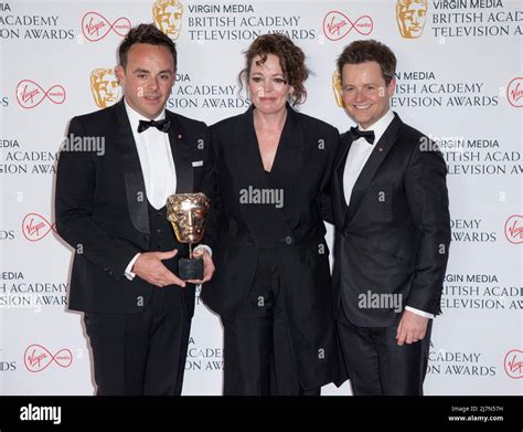 Olivia Colman C Poses In The Winners Room With Anthony Mcpartlin And Declan Donnelly Winners