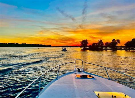 Book Your Private Boat Charter Near Me Sunrise Charter Cruises Lake