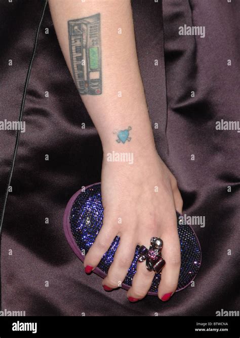 Kelly Osbourne Hand Tattoos