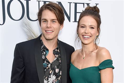 Jake Manley And Jocelyn Hudon