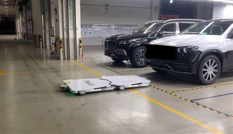China Top Of Car Moving Parking Amr Robot Suppliermanufacturer