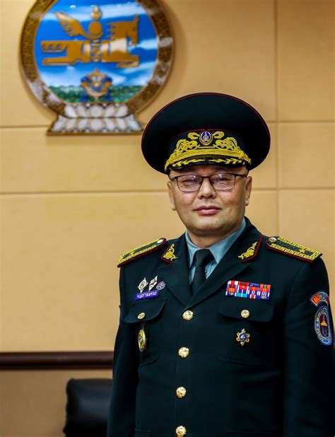 “ИНЖЕНЕРИЙН ЦЭРГИЙН ӨДӨР” ИЙН БАЯРЫН МЭНДИЙГ ӨРГӨН ДЭВШҮҮЛЬЕ Эрхэм генерал офицер ахлагч