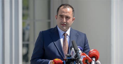 Шаќири Од 1 септември ќе имаме бесплатни учебници Кајгана