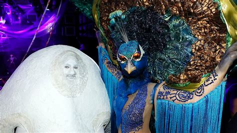 Heidi Klum Halloween Sie Verkleidet Sich Als Pfau Und Tom Kommt Als