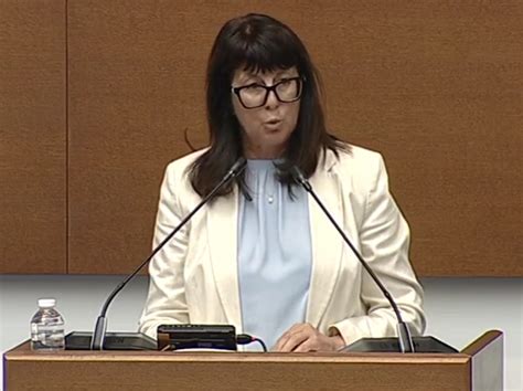 Д р Кондева От 1 септември ще отпаднат хартиените отчети на ОПЛ