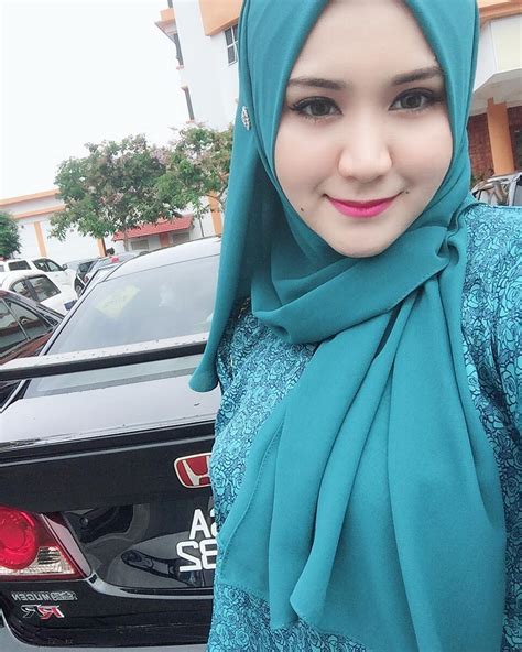 Awek Baju Kurung Hijau Main Dalam Kereta Emily Mills