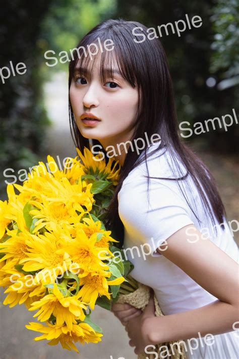 （写真）乃木坂46・遠藤さくら、新たな水着カット公開 ポニーテール姿で大人っぽい表情 エンタメ ニュース ｜クランクイン！