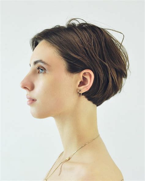 18 Short Stacked Wedge Haircuts Youre About To See Everywhere
