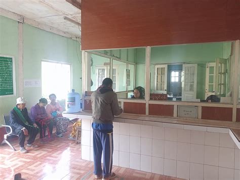 မိုးနဲမြို့နယ် မြန်မာ့စီးပွားရေးဘဏ်တွင် ပင်စင်လစာငွေများ ထုတ်ပေး Information And Public