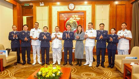 Y M Nh H P T C Gi A C Nh S T Bi N Vi T Nam V I C C N C Trong Khu V C