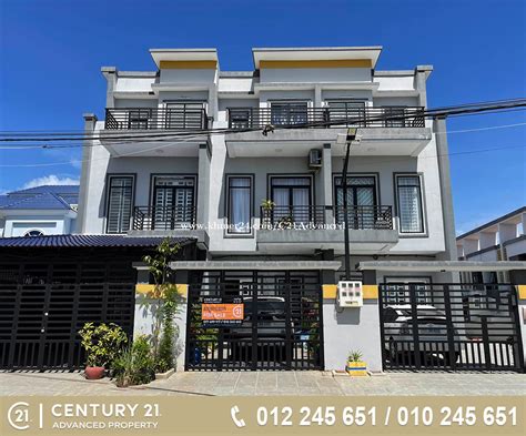 🏘 វីឡាកូនកាត់ Lh នៅក្នុងបុរី រំចេក ត្រូវការលក់បន្ទាន់ខ្លាំង Price 110000 00 In Dangkao