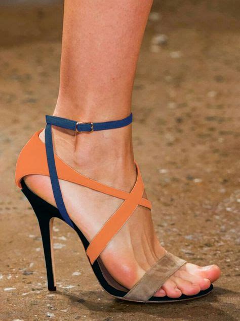 70 Toes Overhanging Ideas Me Too Shoes Shoe Boots Beautiful Shoes