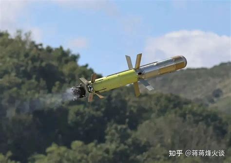 韩国版长钉反坦克导弹亮相国防工业博览会，可发射后不管，但质量堪忧 知乎