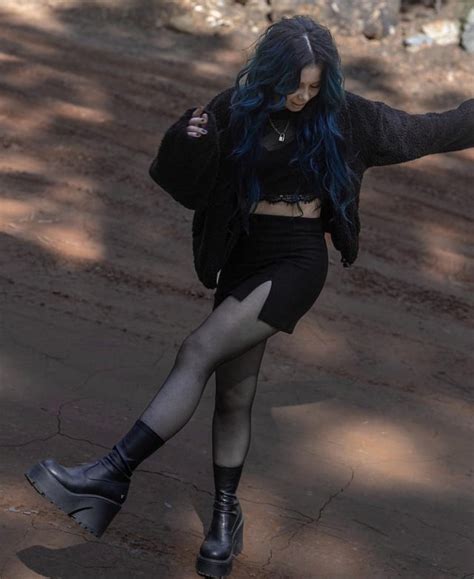 Those Boots Look Good On Her R Sexygirlsinboots