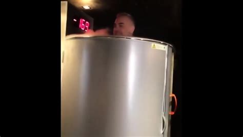 Bulto Gianluca Vacchi