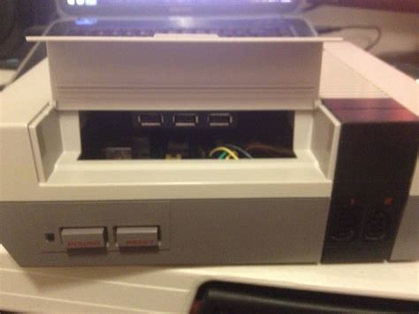 Raspberry Pi NES Emulator In A Classic Box