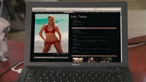 Le Macbook De Ian Josh Zuckerman Dans Sex Drive Spotern