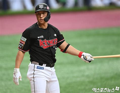 황재균 헛스윙 삼진 포토 네이트 스포츠
