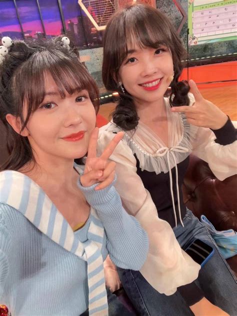 甜妹同框！王冰冰与赖美云开心合影比耶甜笑超迷人 搜狐大视野 搜狐新闻