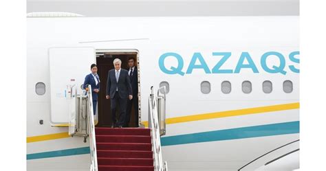 Си Дзинпин се срещна с казахстанския президент