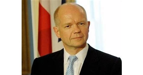 Британският външен министър предупреди Русия да не се намесва в Украйна