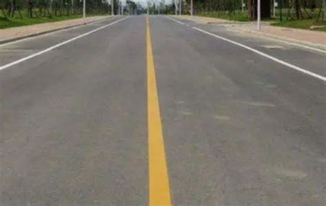 道路中心线是实线还是虚线 有驾