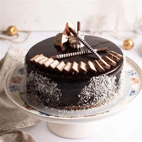 Bounty Chocolate Cake Cake O Clock Best Customize Designer Cakes Lahore